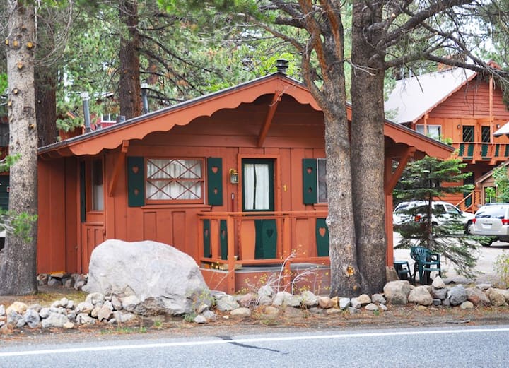 Edelweiss Lodge Two Bedroom King-sleeps 6 - Mammoth Lakes, CA