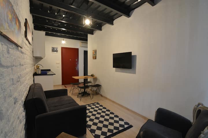 2 Lovely Bedrooms With Balcony Apartment In Taksim - Estambul