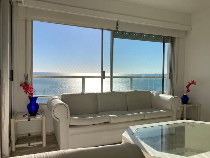 Departamento Con Increíble Vista Al Mar .  1 Línea - Uruguay