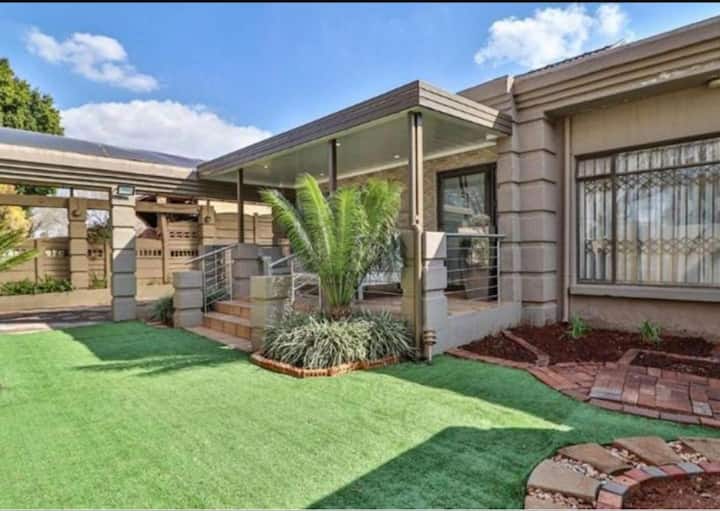 The Link Private Nest - Kempton Park