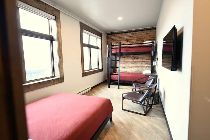 Room #5 (1 Queen Bed & Adult Bunk Beds) - Crosby, MN