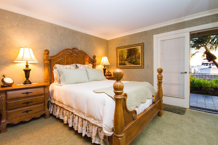 Balboa Island Bayfront Suite #2 - Newport Beach, CA