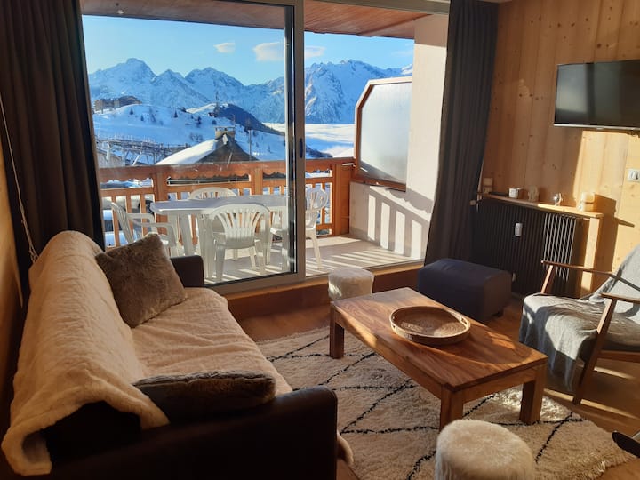 Au Coeur De La Station, Départ Skis Aux Pieds - Le Bourg-d'Oisans