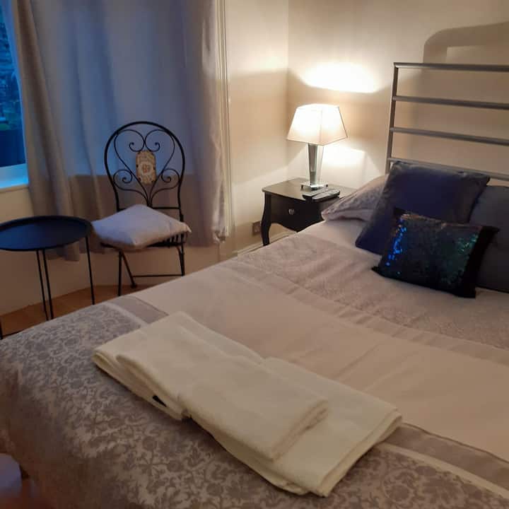 Llangollen Ground Floor En Suite Private Room - Llangollen
