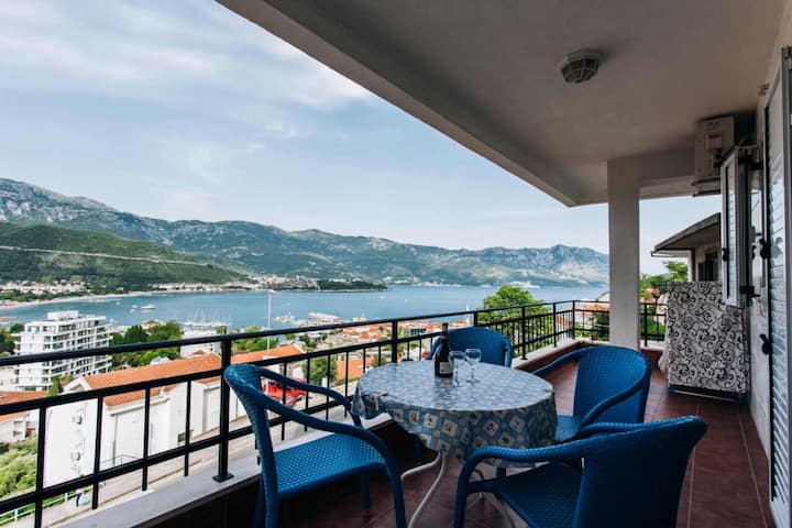 Breathtaking View 
Big Blue Apartment - Budva
