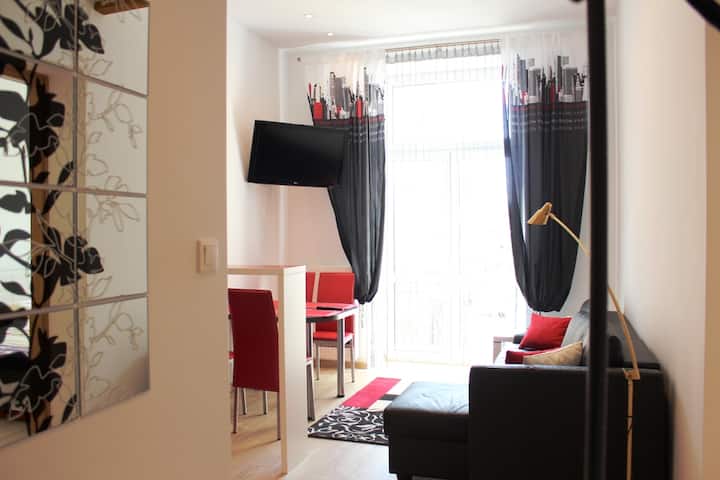 Rent-apart 1-bedroom Apartment With Balcony - Łódź