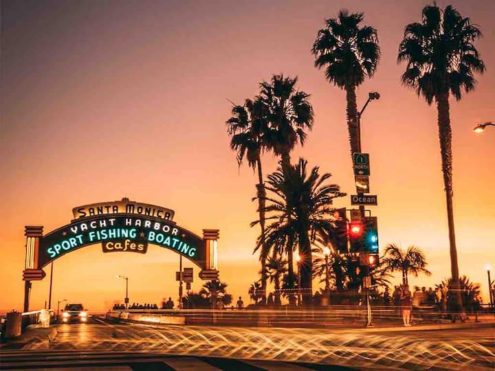 Santa Monica Apt Steps To The Beach, Gym, Parking - Santa Monica, CA