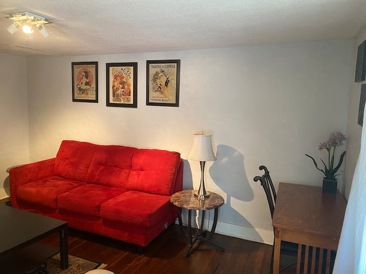 Country Living In The City - Secluded 1/2 Duplex - Bellevue, PA