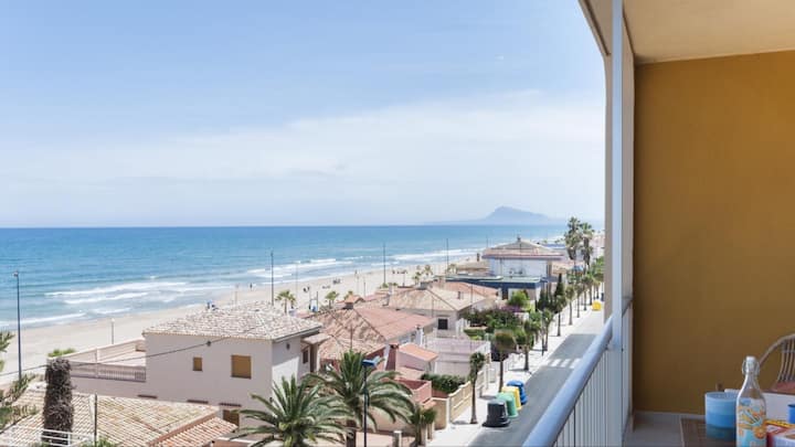Verano De Ensueño En Miramar. Mariolandia - Miramar, España