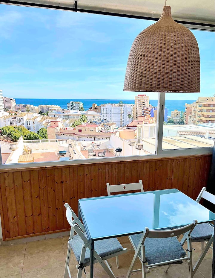 Cozy *Sea View* Apartment With Pool, Near Train - Fuengirola