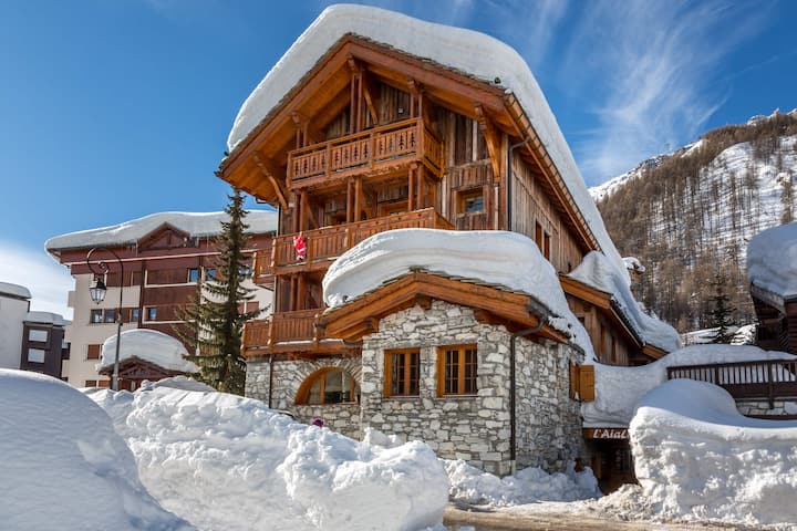 Spacious 4 Bedroom Apt In Val D'isere - Arc 2000