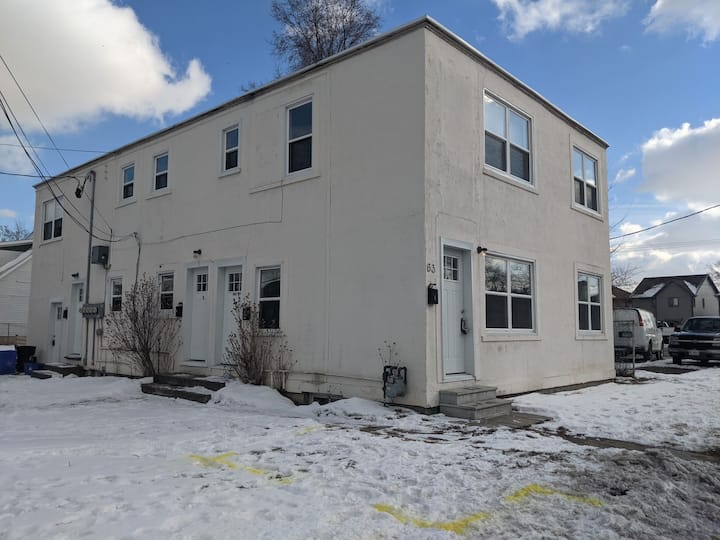 Entire Place Near Downtown - St. Catharines