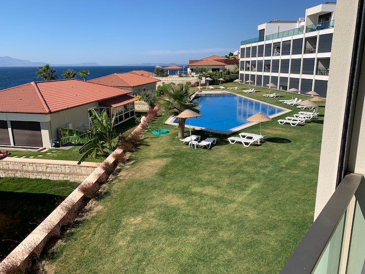 ÇEşme’de  Sakız Adası Manzaralı 1+1 Full Mobilyalı - Çeşme
