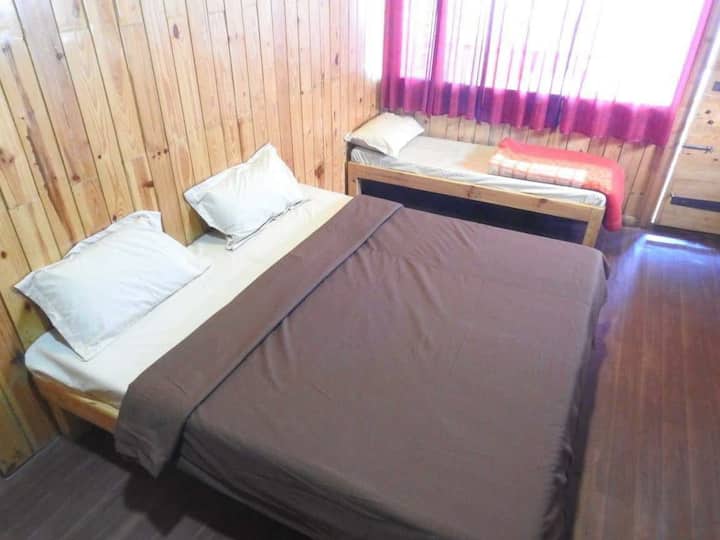 Dive In Nature  Wooden Cabin . - Kodaikanal