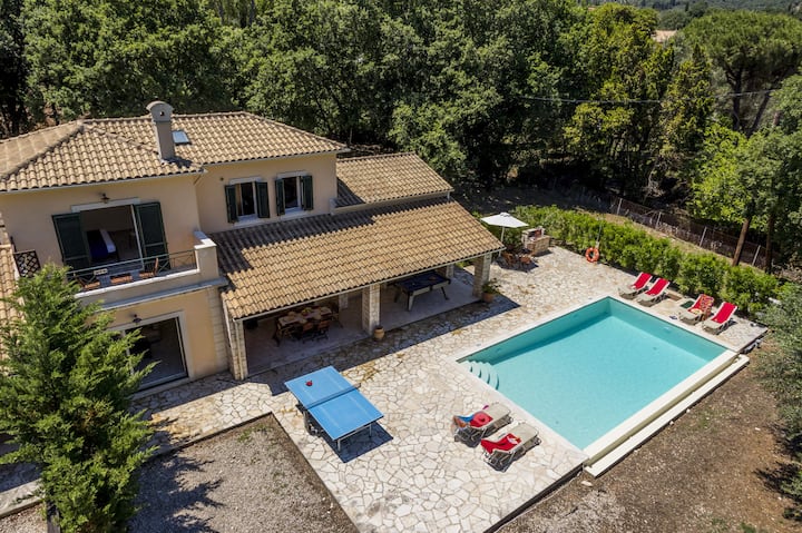 Seaside Heaven With Oak & Olive Tree Path To Beach - Kassiopi