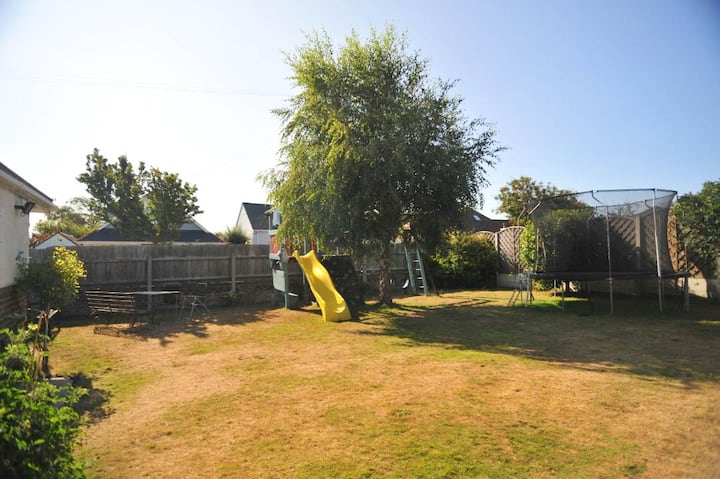 Cosy Home, Big Garden, A Launch Pad For Adventures - Southbourne