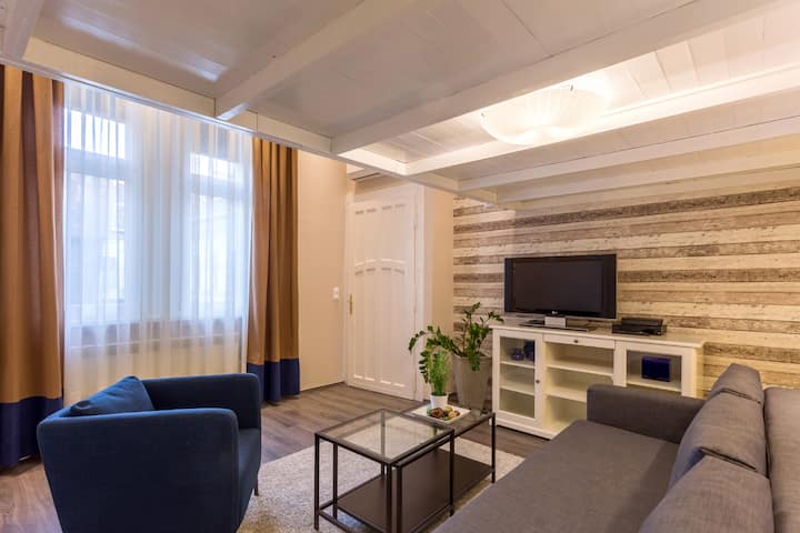 Brand New-central, Free Wifi, Cosy, Ac - Budapest