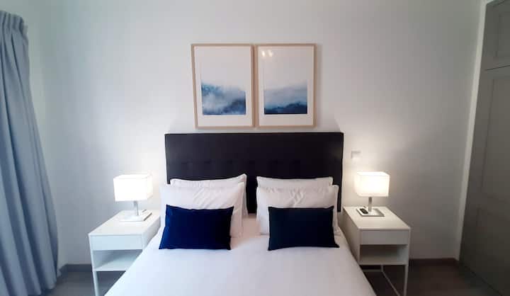 Modern, Spacious And Quiet Bay View Apartment - Funchal