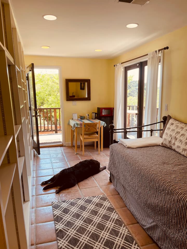 Celebrate 
Winter In 
Gorgeous Topanga!
Dogs Ok! - Calabasas, CA