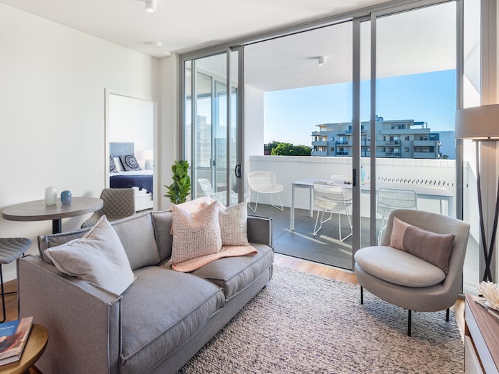 Bondi Amari Five Zero Three With Private Balcony - Coogee