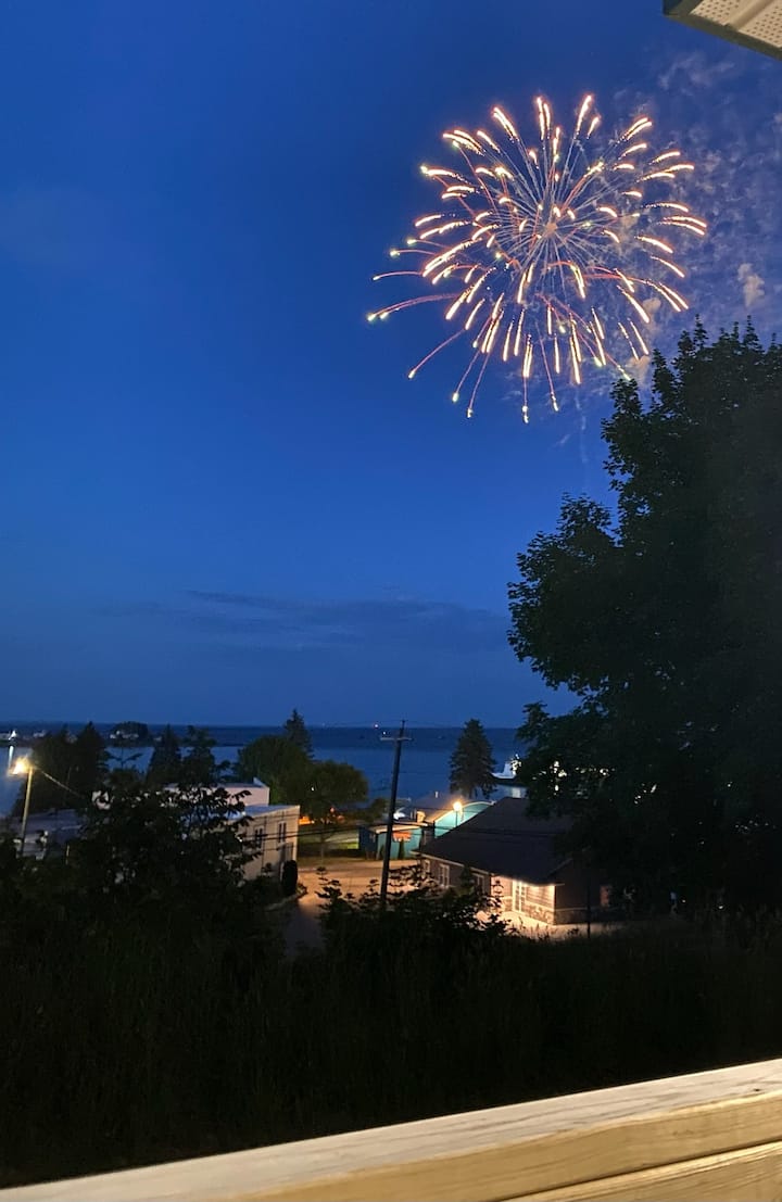 Harborview Getaway - St. Ignace, MI