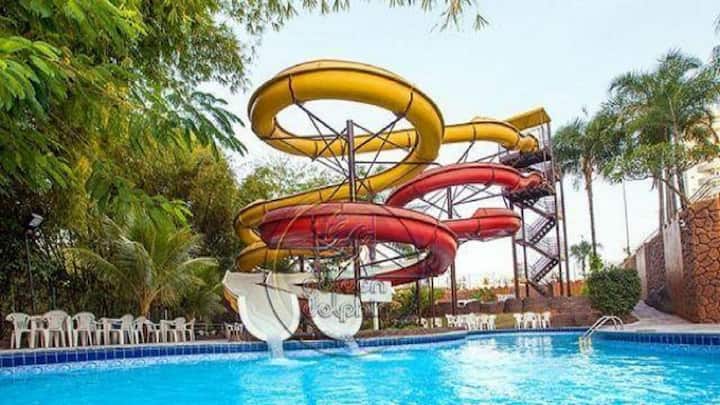 Piscinas 24 Hs Golden Dolphin C/geladeira E Fogão - Caldas Novas
