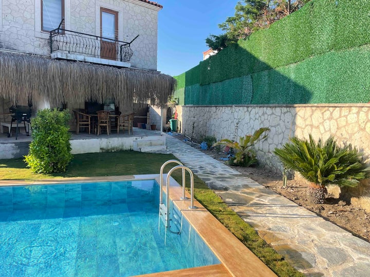 En Mükemmel Konumda Taş Ev - Alaçatı