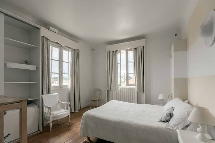 Maison Ametza, Vue Face à La Rhune - Pays basque français