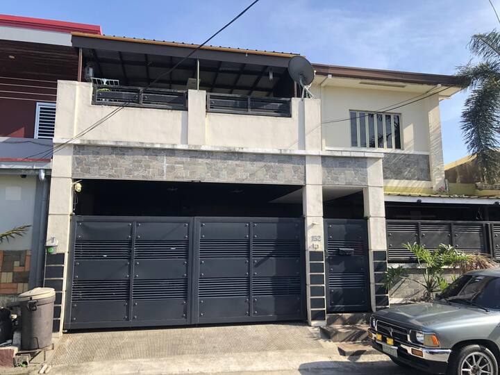 Chill Spot Out The Metro, Near Restaurants & Malls - Bacoor