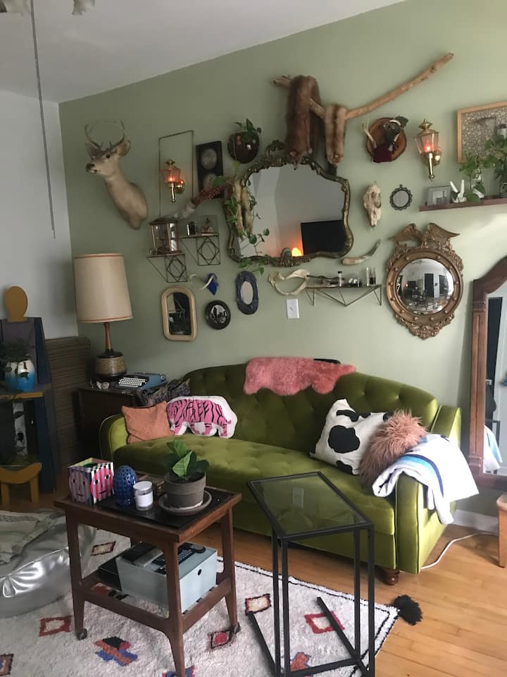 Full Size Bed In Private Monster Theme Room - Oak Park, IL