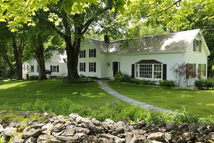 Historic Period Home In The Charming Town Of Manchester Center - Manchester, VT