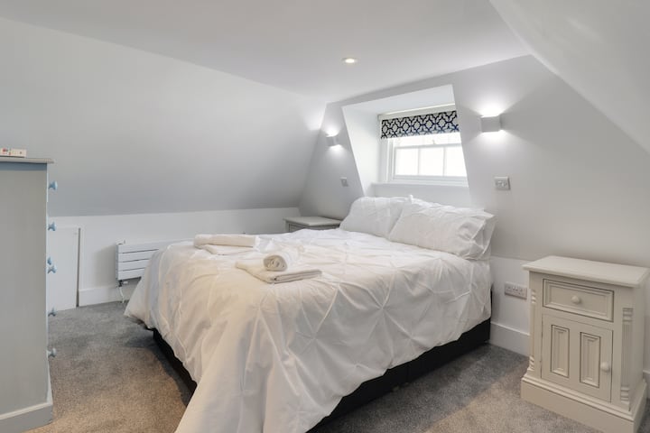 The Ringmaster Suite 4 - Hastings