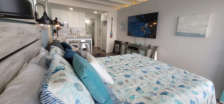 Stunning Beach Pad, On The Beach! - Panama City Beach, FL