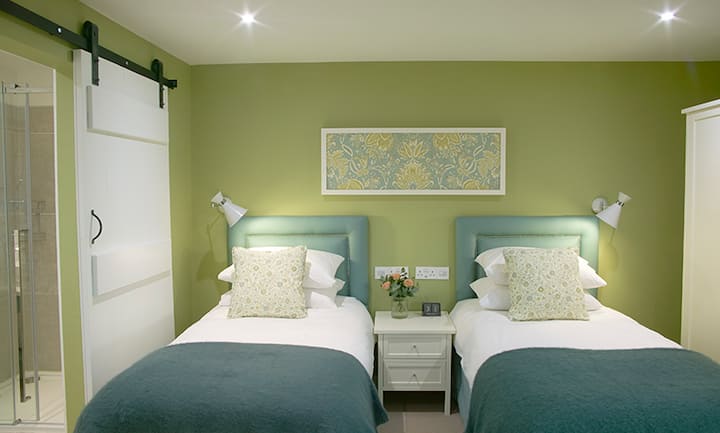 Twin Room In Countryside Guesthouse - Saffron Walden