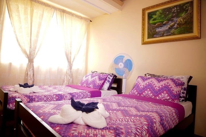 Florabells Iraya Guest House (Room 1) - Basco