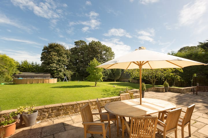 Jacobean Farmhouse In The Cotswolds - Witney