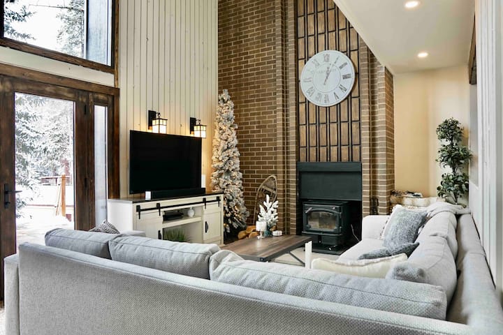 Mountain Escape W/ Views, Just Steps From Main St! - Breckenridge, CO