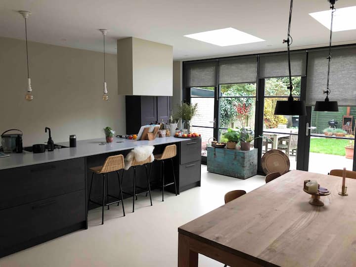 Fijn En Mooi Gezinshuis Vlakbij Amsterdam - Bussum