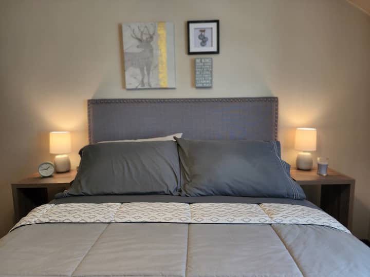 Cozy Townhouse In Historic Greendale - Milwaukee, WI