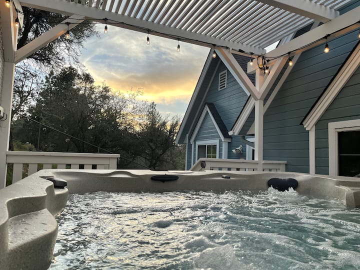 Luxury Home-comfy Bed-hot Tub-office-family-pets - Big Bear, CA