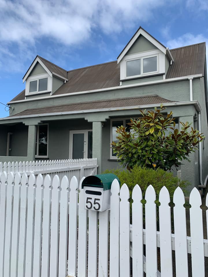 Cozy & Rosy By St Clair Corner - Dunedin