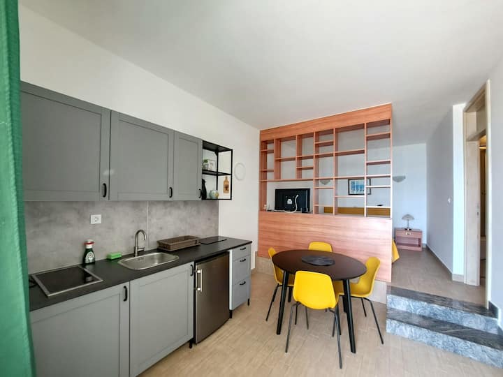 Beach Apartment Near Split - Sea Breeze Haven - Podstrana