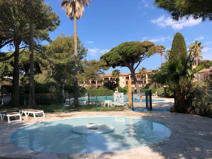T2 Giens, Piscine Chauffée, Accès Privé à La Plage - Île de Porquerolles
