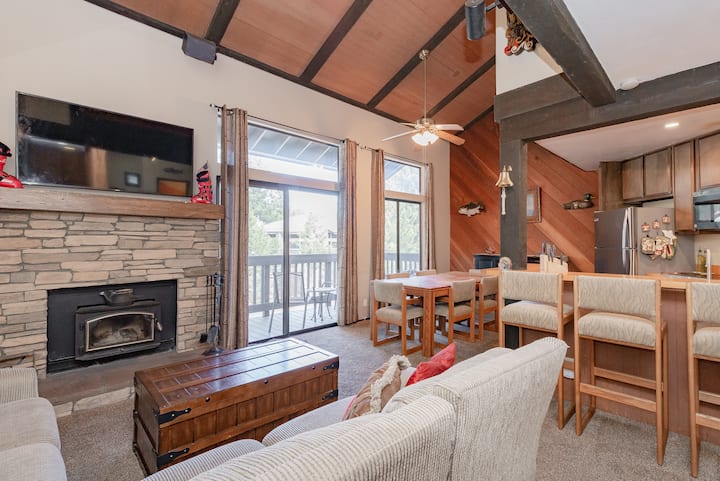 Cozy Mountain Retreat In Mammoth. Sleeps 8 - Mammoth Lakes, CA