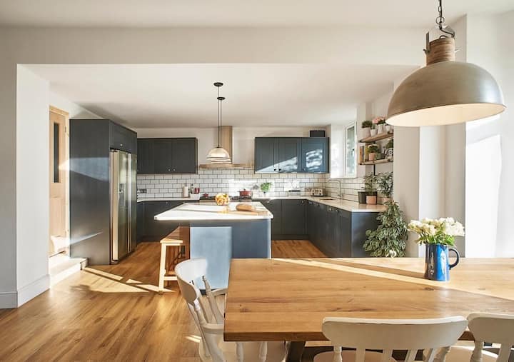 6 Bed Family House With Fabulous Views In Braunton - Devon