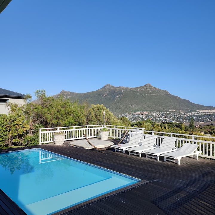 Spacious Family Home, Houtbay - Cape Town