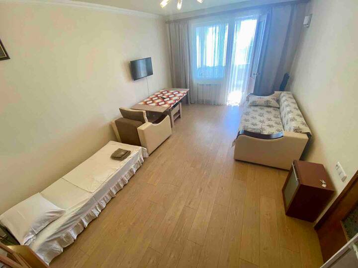 Spacious Room № 2 - To The Center 8 Min - 耶烈萬