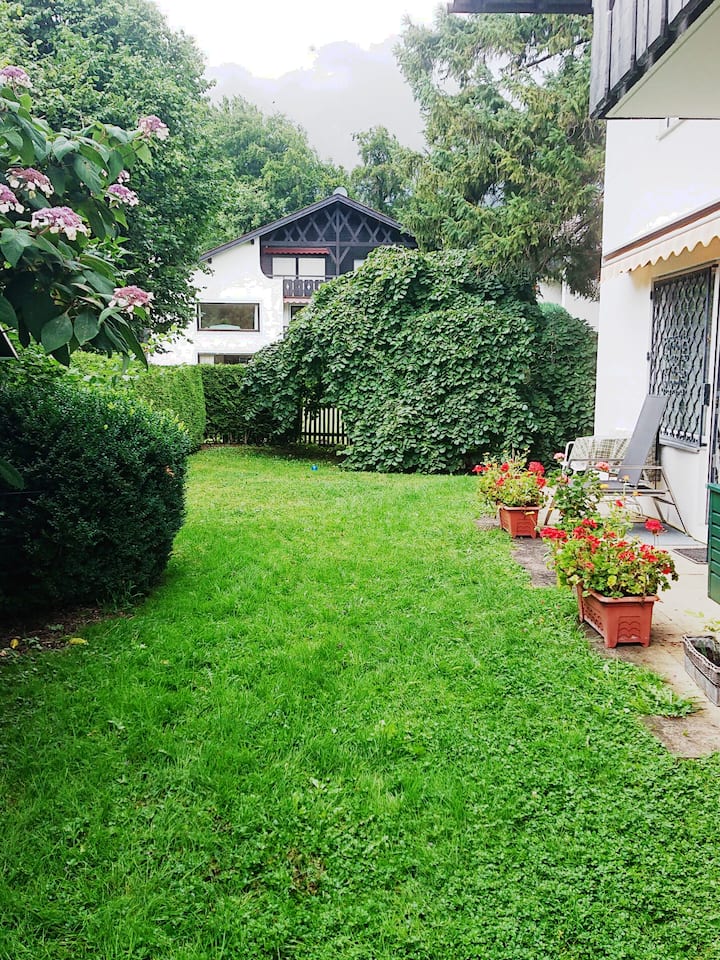 Ruhige Gartenwohnung Mit Blick Auf Die Berge - Farchant