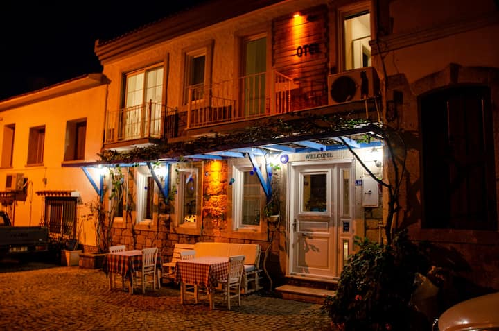 Alaçati Hacimemi̇ş Bölgesi̇nde Buti̇k Otel - Çeşme