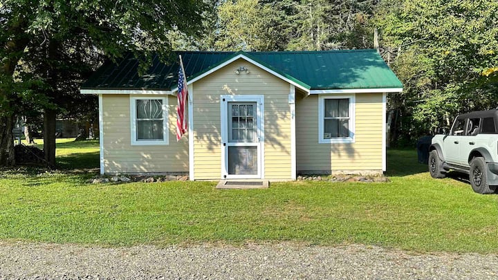 Ryan's Tiny Cabin #14 - Pittsburg, NH
